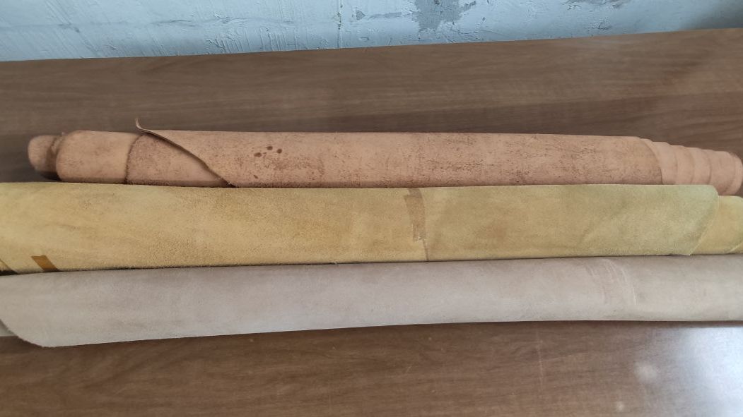 Коробка № АТ011  Нюбук из кожи КРС