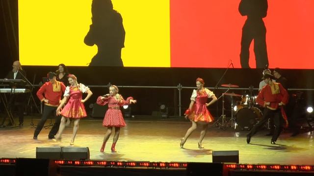 Inessa и шоу-балет De Luxe с песней Русский сарафан на ежегодной музыкальной премии Шлягер года 2025