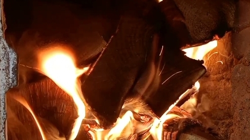 Огонь в печи.