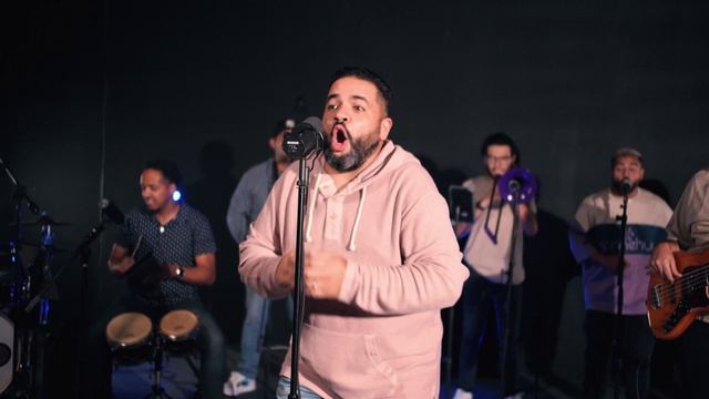 Coritos Medley Puchi Colon 4k-Apple