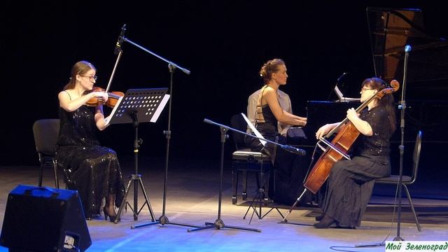 П. Чайковский «Святки» из цикла «Времена года». Переложение для ф-но, скрипки и виолончели А. Гедике