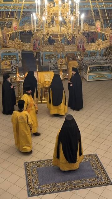 Во глубине постла иногда…