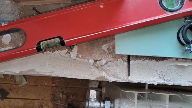 прячем стояки отопления в стену