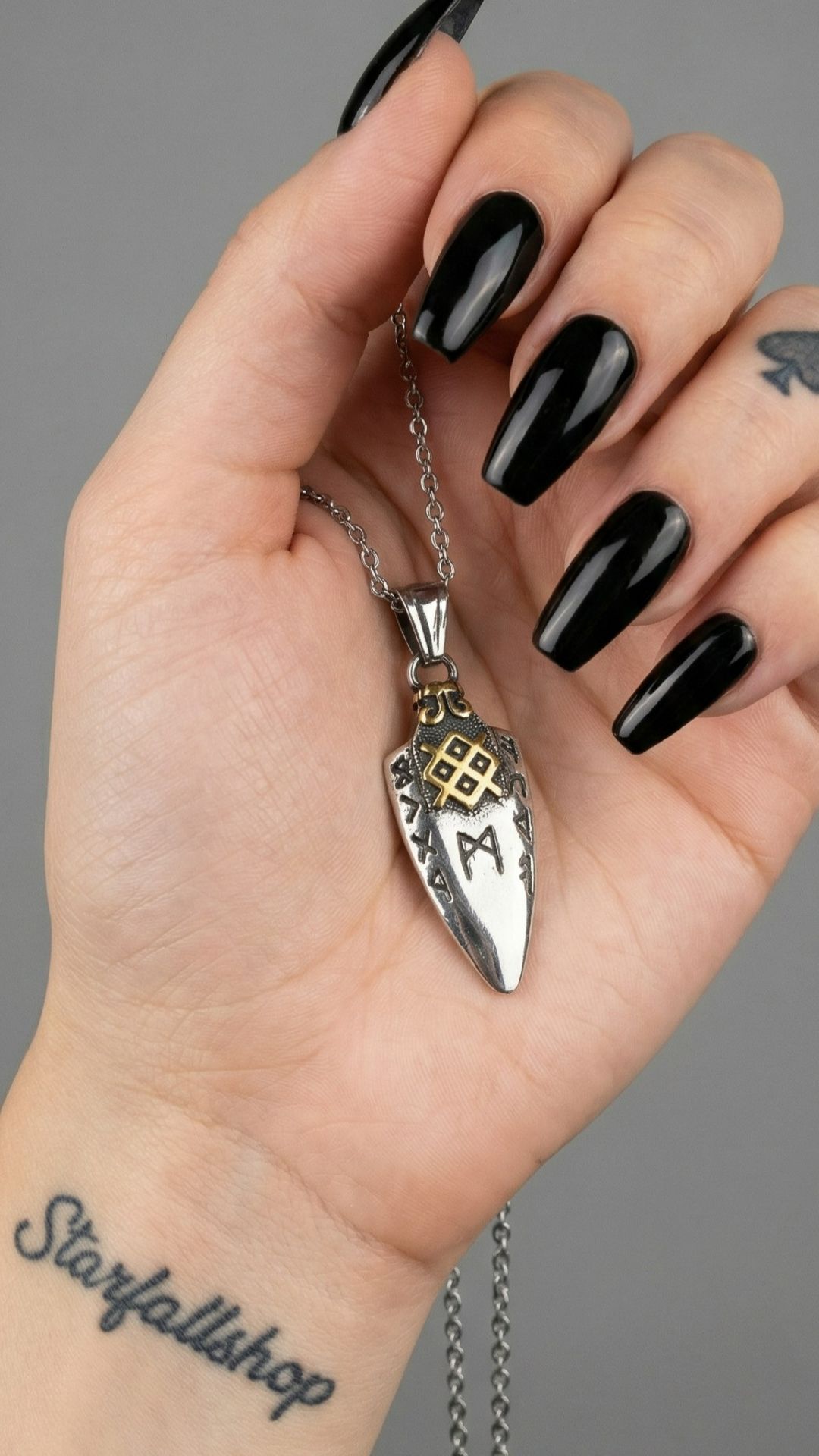 Стальная подвеска на цепочке "Наконечник стрелы с рунами" от StarfallShop