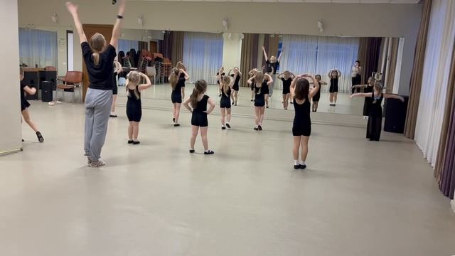 Одуванчик Юля репетиция