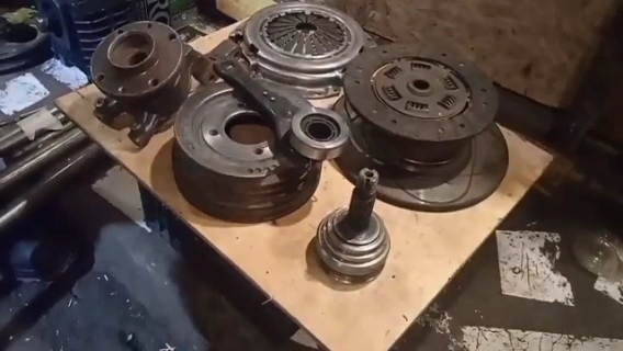 Мой новый мини трактор колея 70см (Сборка и установка сцепления своими руками )