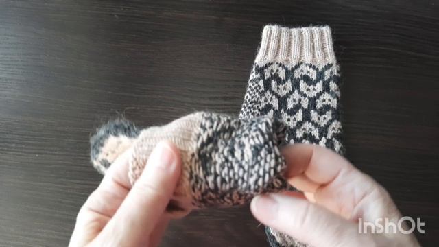 Варежки ручной вязки, рисунок Лисы, жаккард