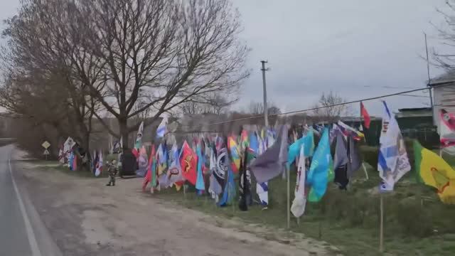 Мальчик_Сережа_из_курского_села_каждый_день_приветствует_русских_бойцов.