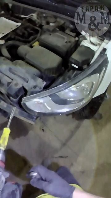 Hyundai Solaris установка-снятие фары