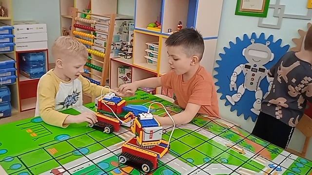 Юные инженеры в действии!