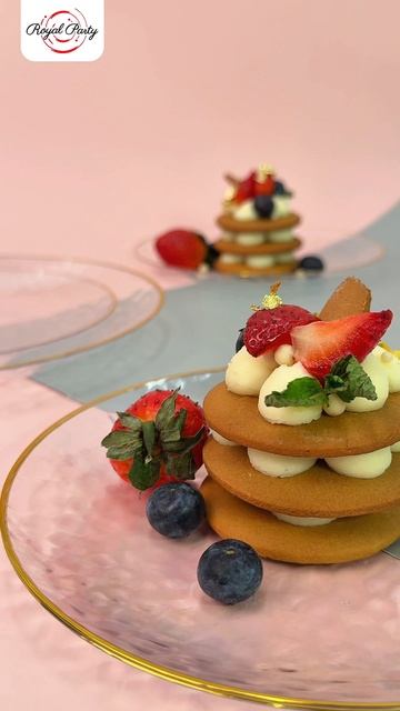 Тарелки пластиковые для сервировки "Кристалл" 18 см / 6 штук Royal Party