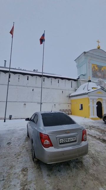 Приехали в Свято-троицкий Ипатьевский монастырь в Костроме