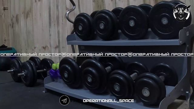 Полевой спортзал 20 армии ГВ «Запад» помогает бойцам поддерживать физическую форму.