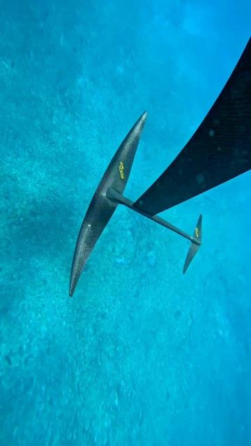 Первые тесты гидрофойла Darkfoils Rock'n'Roll на Маврикии