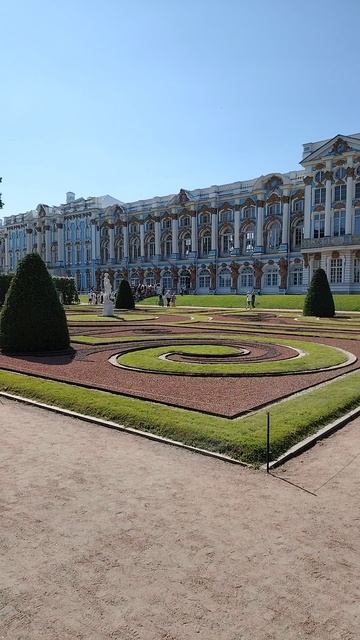Панорама на Екатерининский дворец. Екатерининский парк.