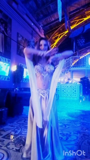 Красивый восточный танец. Танцовщица Лия. Танец живота