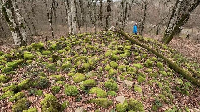 Черный камень. Комплекс Большой Псынако в составе Геопарка Туапсе.