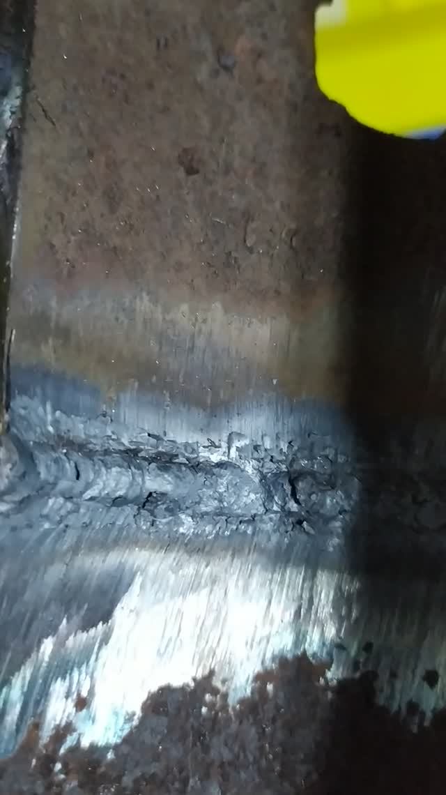 9 часть.Смотрим корень шва в окиси,в следующем видео зачищу.... Катушка под 45⁰ не поворотная, тиг .