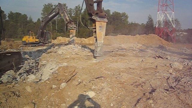 Гидромолот HP 3000_демонтаж фундамента из высокоармированного, особопрочного  бетона (1)