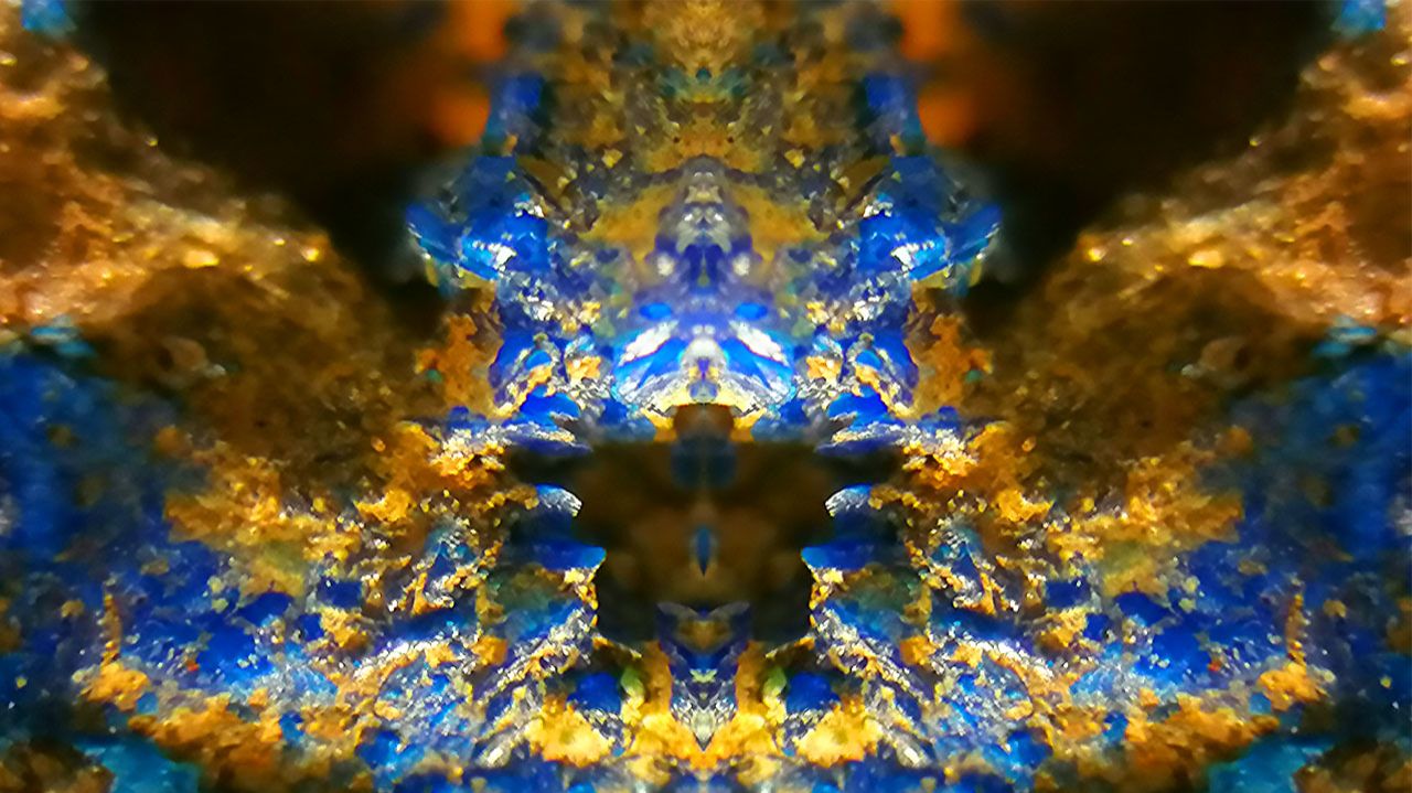 Красивые кадры азурита в отражении часть 3.