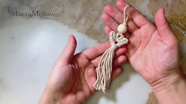 Простой брелок - ангел из веревок за 15 минут, макраме мастер-класс