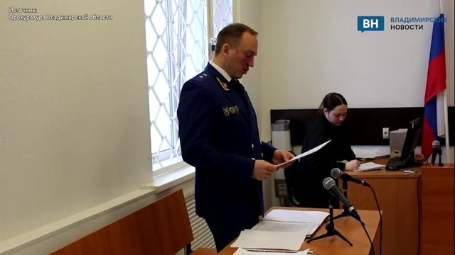 Во Владимире пьяный рецидивист из хулиганских побуждений попытался зарезать соседку