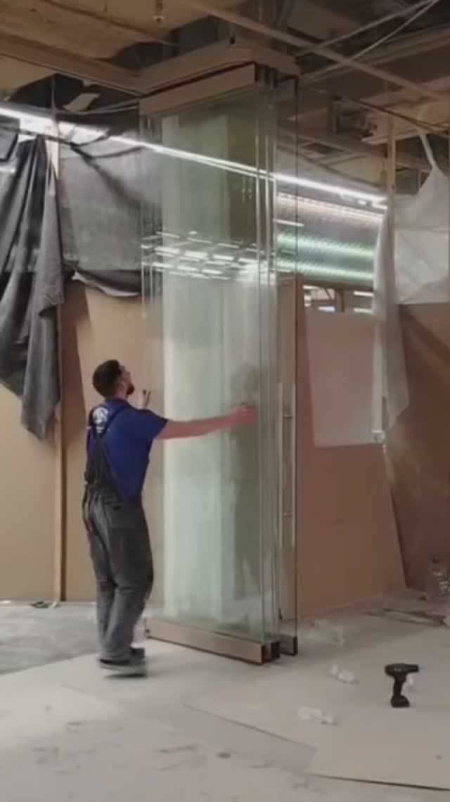 Аэропорта «Кольцово». Раздвижная перегородка «Элит парковка»