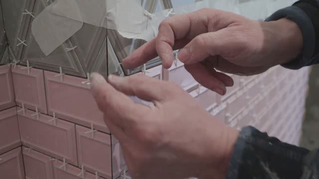 Не большие хитрости по запилу углов и облицовки в ванной комнате. часть 3.