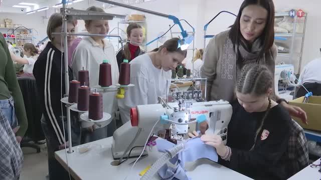 В рамках программы профориентации школьники Новороссийска посетили швейное производство «Алтын».