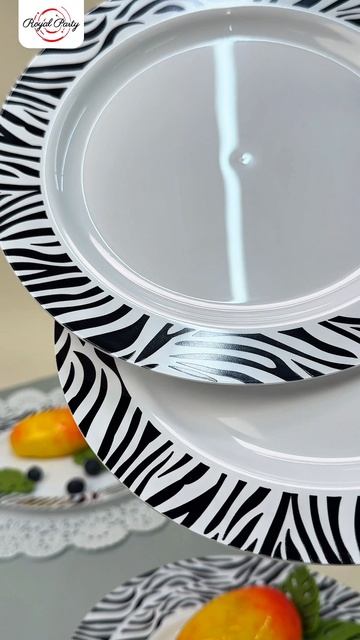 Тарелки пластиковые для сервировки "Зебра" 22,5 см / 6 штук Royal Party