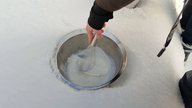 Мороженное в сугробе