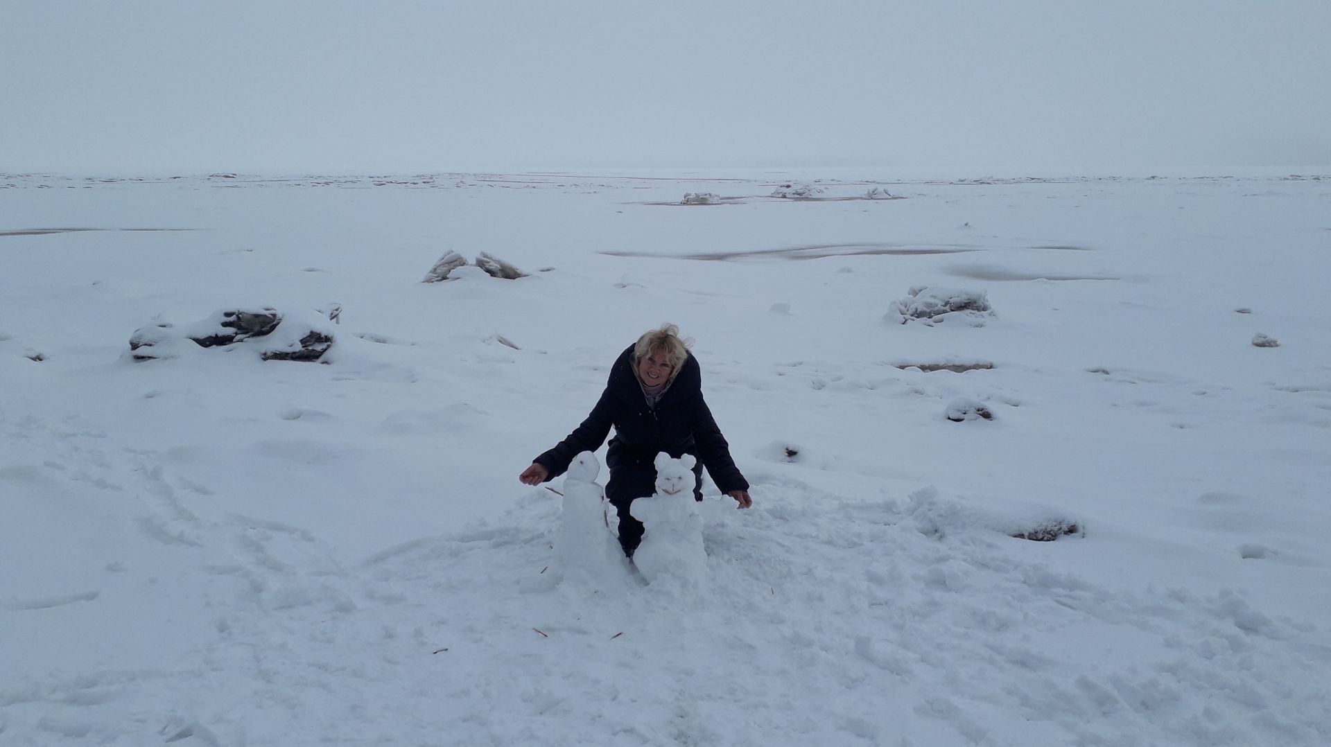 Санкт-Петербург, Финский залив, санаторий Северная Ривьера, Зеленогорск.  Лепим снеговиков