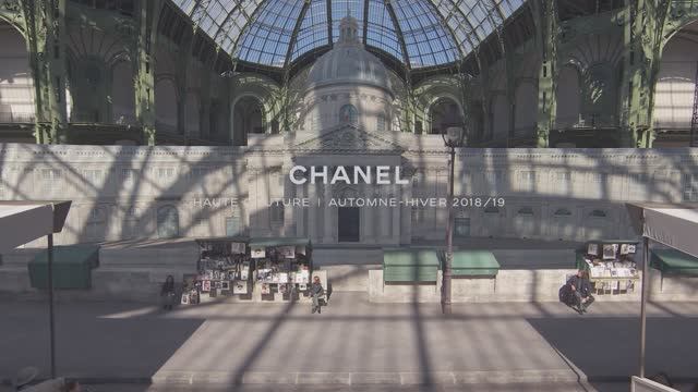 Показ женской коллекции Chanel осень-зима 2018-2019