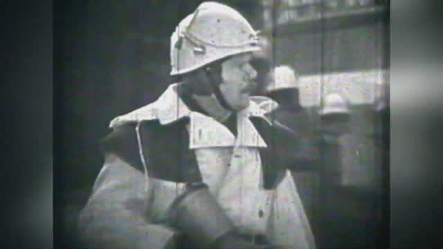 У мамы сегодня премьера