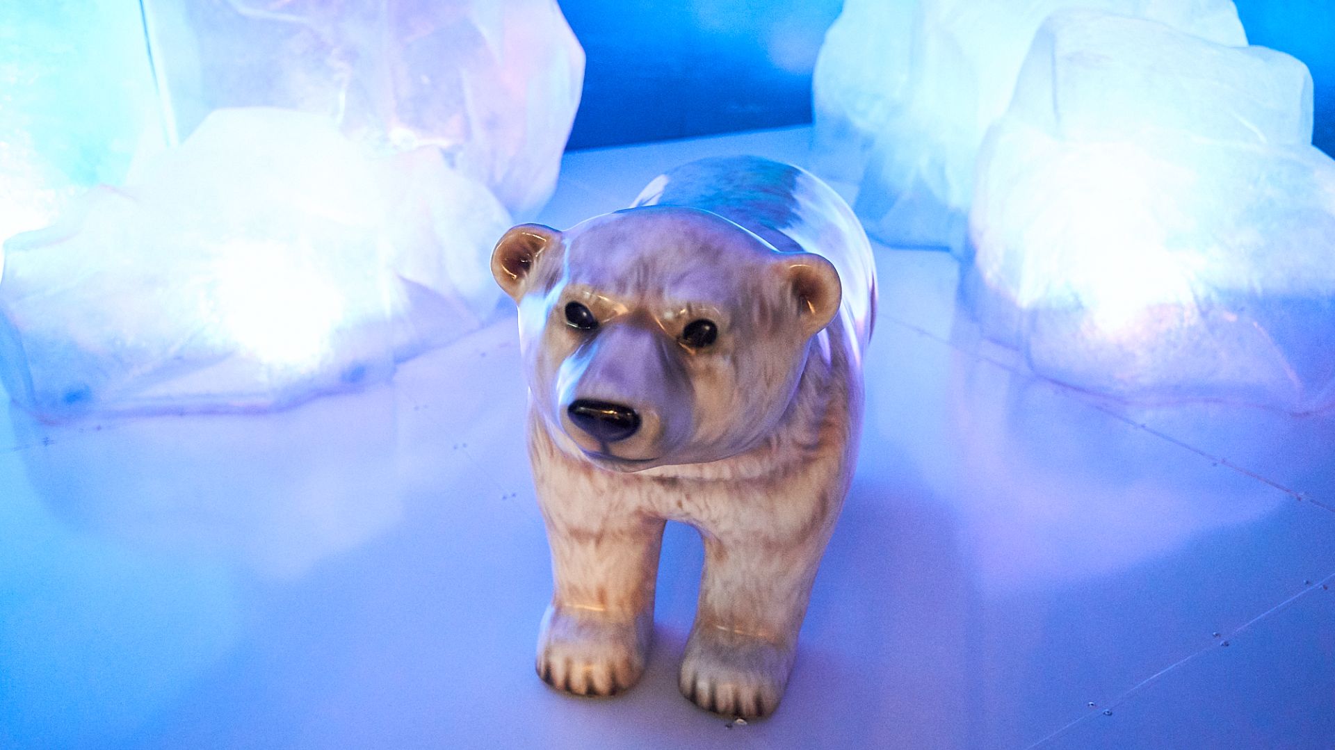 Композиция "Северный полюс" из прозрачного стеклопластика с медвежонком и моржом