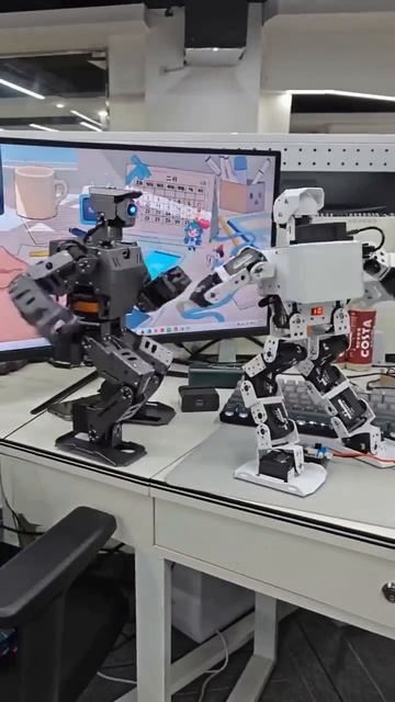 Гуманоидные роботы в бою (выпуск 1) — без клинков, только вычисления