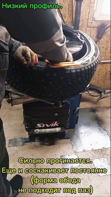 Китайский фиксатор борта пластиковый.