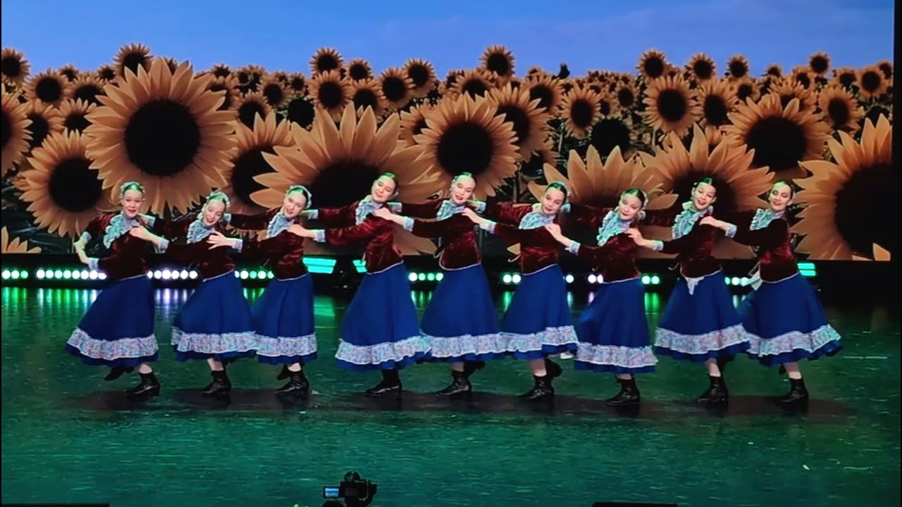 Кубанский казачий танец "Гусеница"