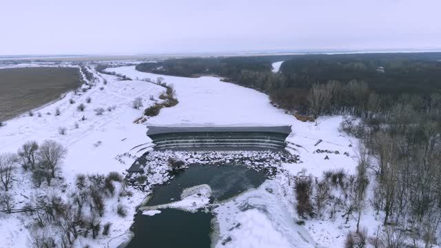 Река Иргиз и Переливная плотина