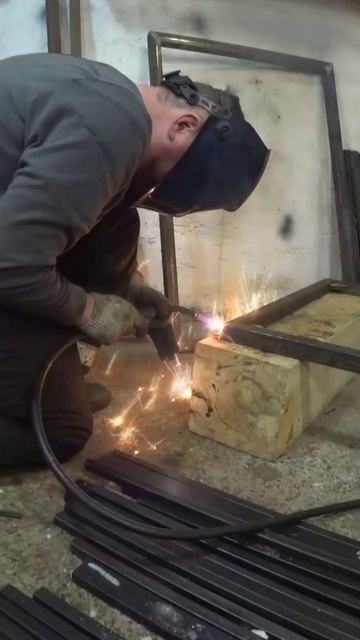 Сварка полурамы будущего вездехода