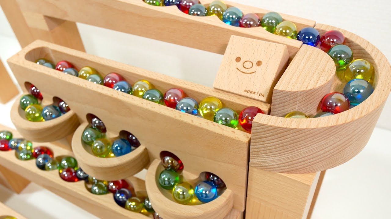 СТРОИМ ДЕРЕВЯННУЮ ГОРКУ ДЛЯ СТЕКЛЯННЫХ ШАРИКОВ АСМР ВИДЕО ДЛЯ ДЕТЕЙ ДЕТСКИЙ КАНАЛ ИГРАЛКИ-ЗАЛИПАЛКИ