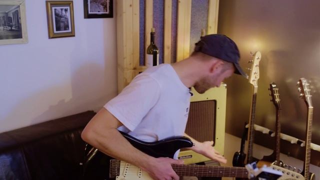 1.05 - Guitar selection