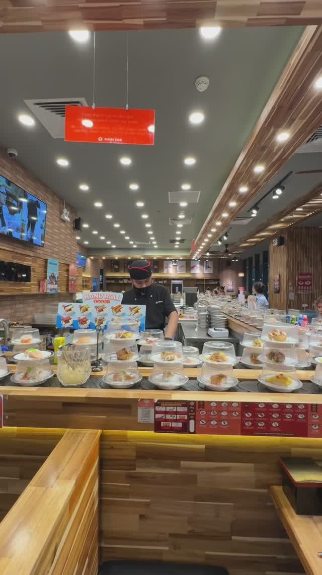 Суши конвейер в Нячанге Вьетнам