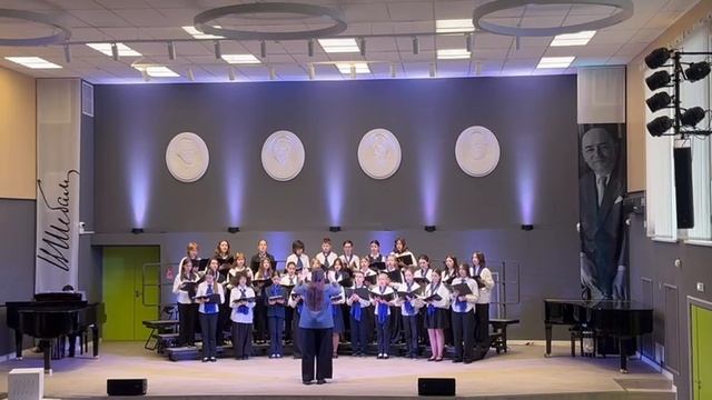 Муз. Э. Грига, сл. Перевод С. Гинзберга «Заход солнца»