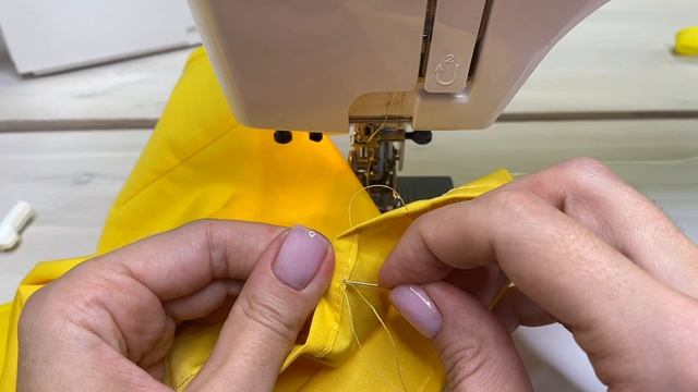 Подгиб низа майки из хлопковой ткани. Обработка низа без оверлока