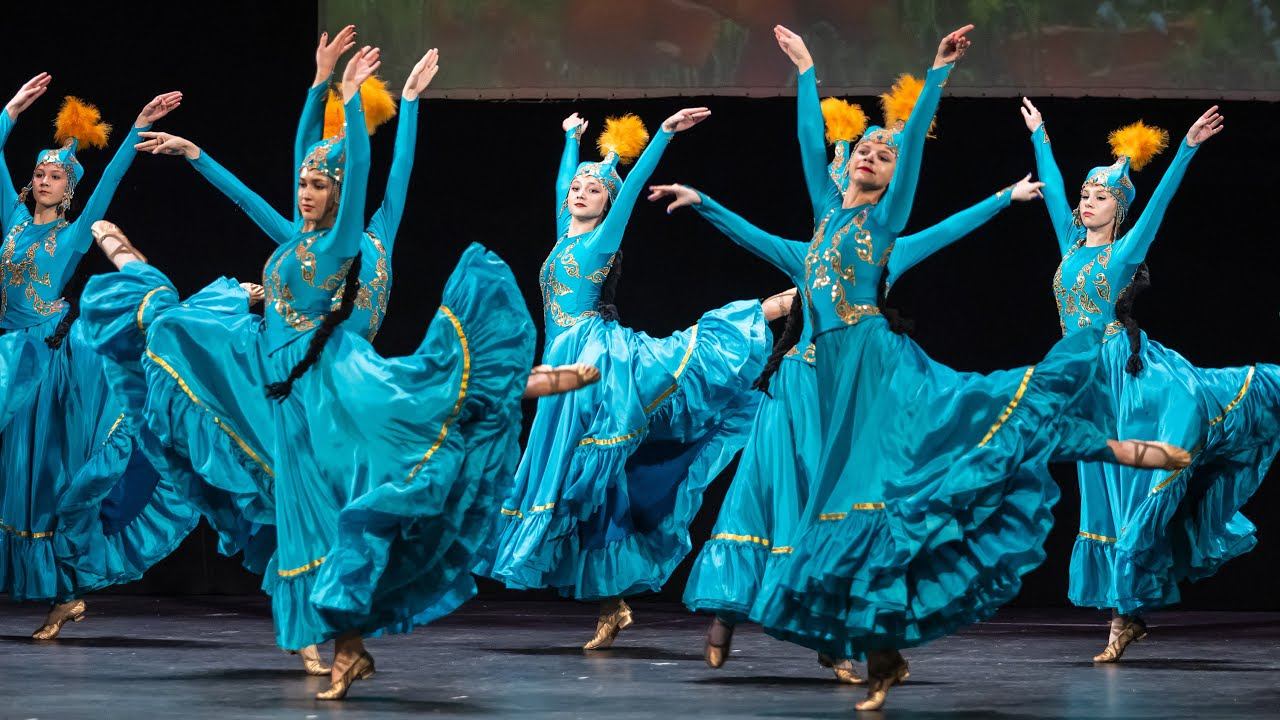 Казахский танец "Степной цветок"