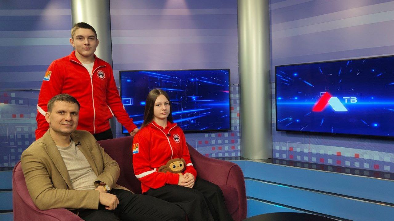 Виктор Худяков, Ева Тучак и Виктор Тулукин в программе «Открытый диалог» от 11.02.2026