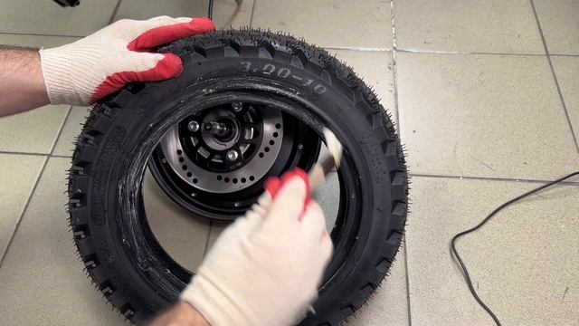 Motiko MU5 замена задней покрышки.