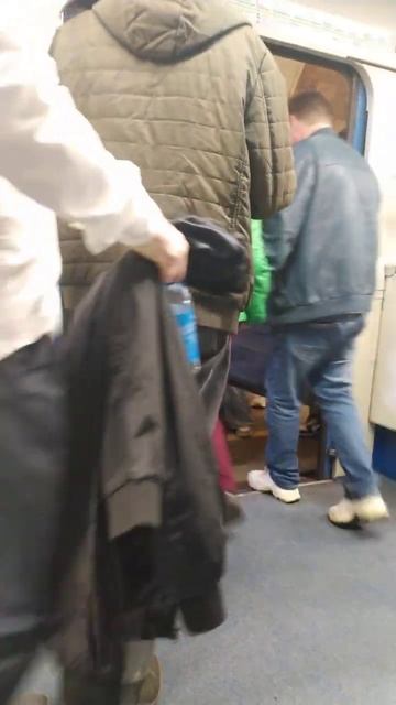 Парад блондинок, метро Москва. Знойная женщина - мечта поэта (шутка)  Фрагмент 5