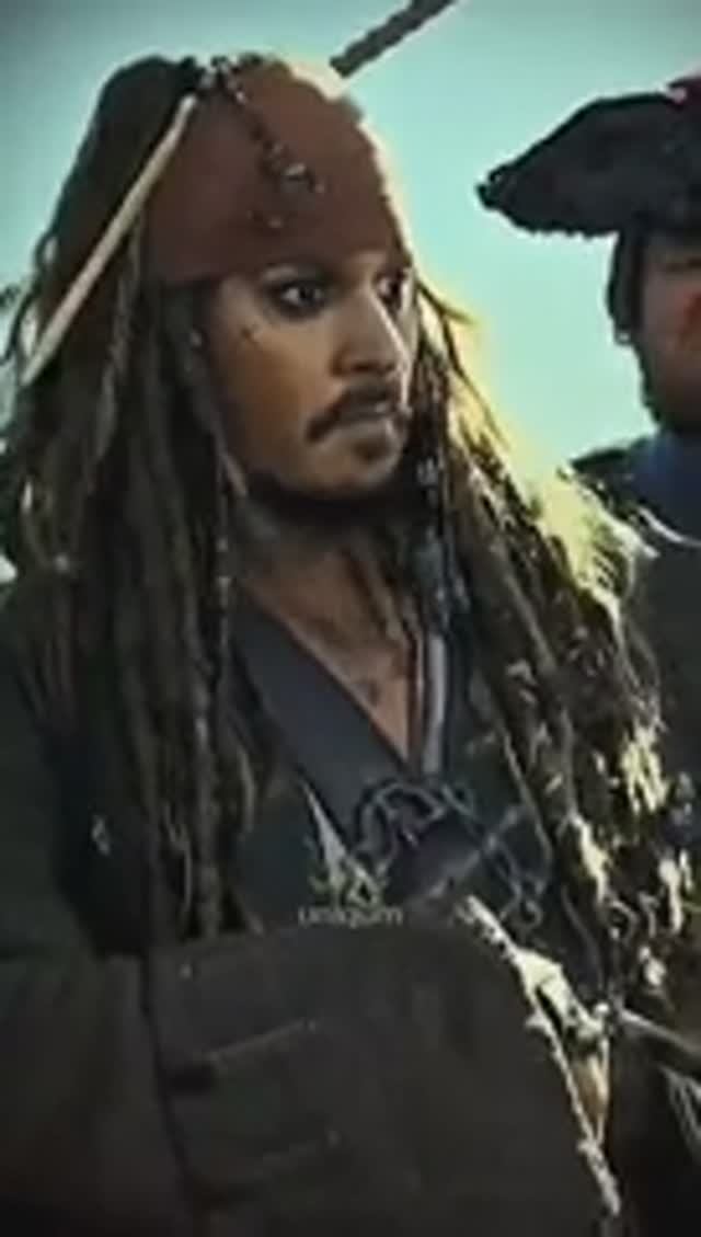 Джонни Депп даже в суде не вышел из образа Джека Воробья. Он превратил роль в ле